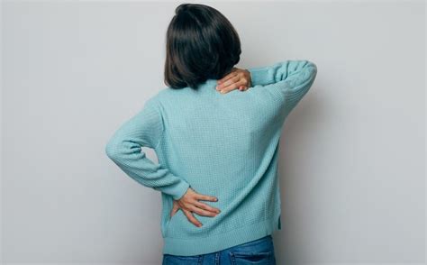 발 저리고 걸으면 아픈 허리 신경 지나는 길 살펴야