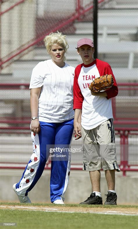 Anna Nicole Smith And Son Daniel Wayne Smith Participate In A Charity