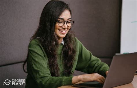 2024 Best Online Veterinary Assistant Certificate Programs