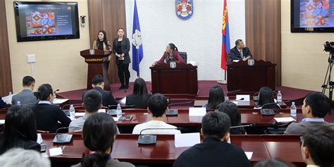 “Жижиг дунд үйлдвэрлэлийг хөгжүүлэх арга замууд” оюутны эрдэм шинжилгээний бага хурал боллоо