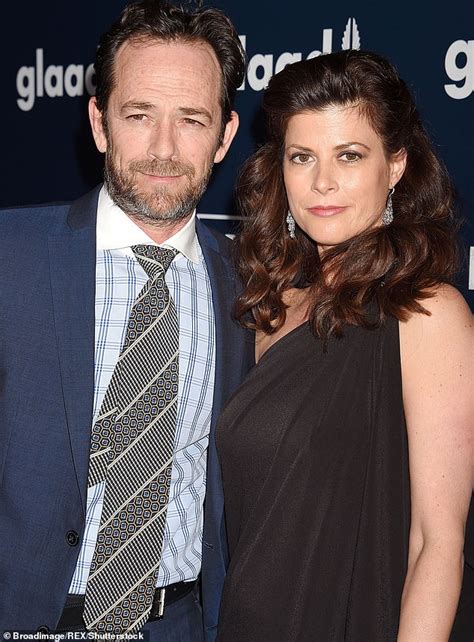 Luke Perrys Fiancée Pictured For The First Time Following The 90210 Stars Tragic Death Daily