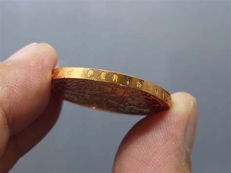 พระแก้วมรกตเครื่องทรง 3 ฤดู ทองแดงนอก ขัดเงา ขนาด 3 2 เซน สถาบันเทคโนโลยีพระจอมเกล้า สร้าง ปี