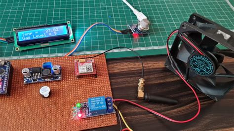 Gas And Temperature Monitoring With Arduino