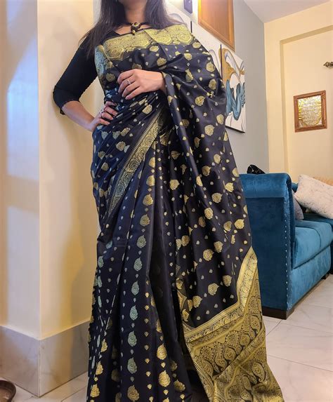 Krishnokoli Dhira Shop