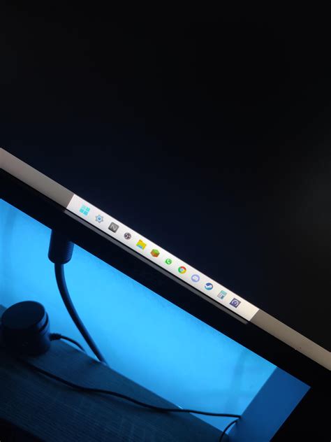 I Think My Task Bar Shouldn T Look Like This I Need Help With This R Windowsinsiders