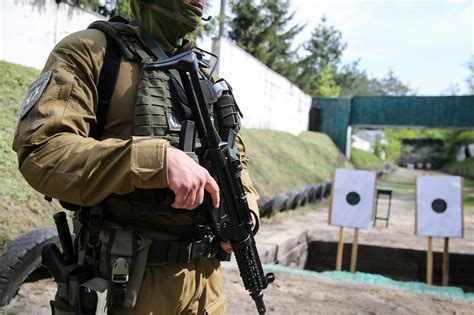 Ukraines Police Forces Switch To Mp5 Submachine Guns Photos