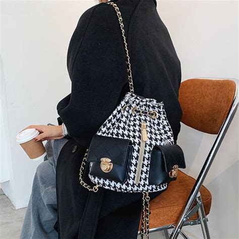 하운드투스 체크 체인 버킷 숄더 백팩 에이블리