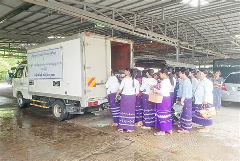 နေပြည်တော်၊ စစ်ကိုင်းနှင့် မန္တလေးမြို့တို့အတွင်း ဝန်ထမ်းအိမ်ရာများသို့ ဈေးကားများဖြင့် ဆန်၊ ဆီ