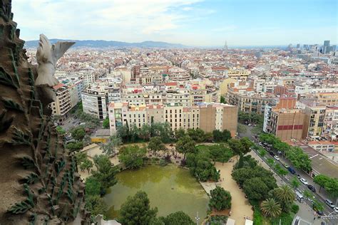 Gaudís Barcelona Sagrada Família And Casa Batlló Travelgeekery