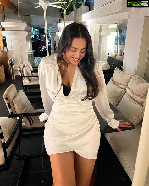 Actress Samiksha Jaiswal Hd Instagram Photos And Wallpapers September