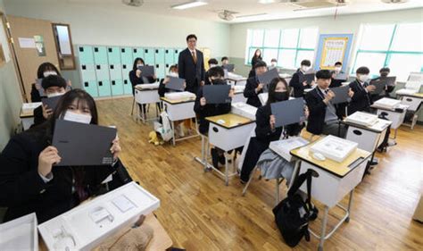 거스를 수 없는 Ai시대 1학생 1노트북新디지털 교육 학생성공시대 여는 인천교육⑦