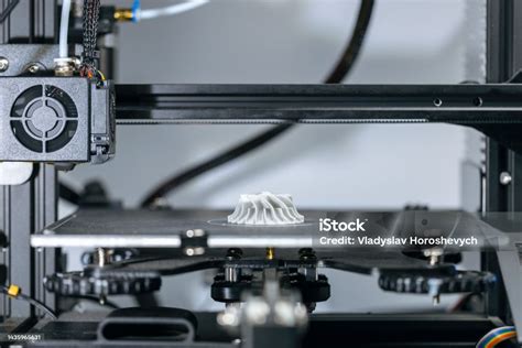 플라스틱 부품을 인쇄하는 현대 3d 프린터 3d 인쇄 터빈 0명에 대한 스톡 사진 및 기타 이미지 0명 3차원 인쇄 3