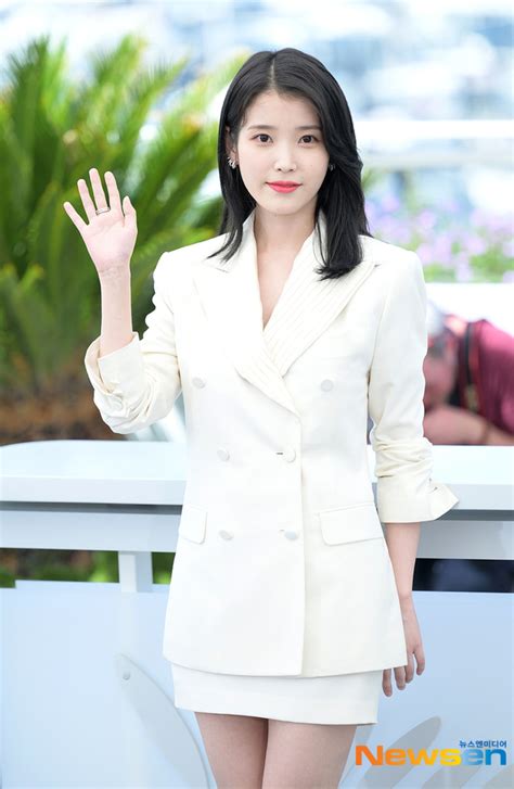 아이유 폭우 피해복구 위해 1억 쾌척1년8개월간 20억 이상 기부 손에 잡히는 뉴스 눈에 보이는 뉴스 뉴스엔