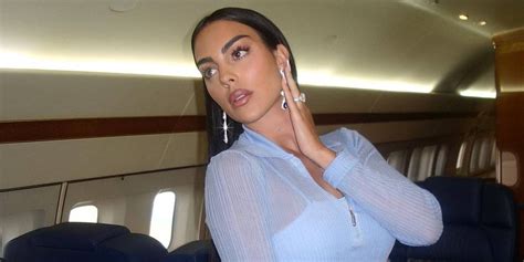 Rebajado A 19 Euros Un Bikini Rosa Con Efecto Piernas Infinitas Como El Que Georgina Rodríguez