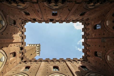Symmetrical Look Up Sky And Architecture 4k Hd Wallpaper
