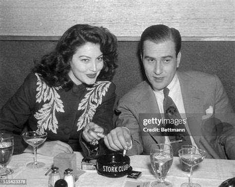 Ava Gardner 1945 Photos And Premium High Res Pictures Getty Images