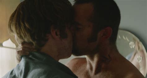 Pin En Sullivan Stapleton