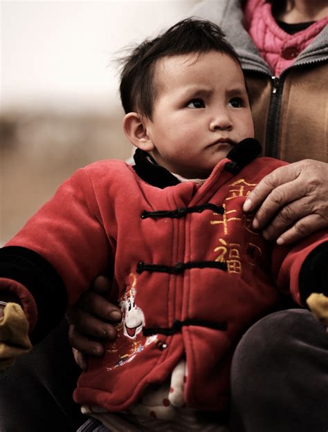 这个小孩有心事。 我一直都在从未离开 富士胶片影赛 Fujifilm