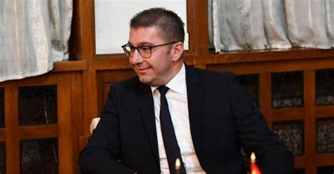 Мицкоски најави блокада на Собранието за да добие предвремени избори