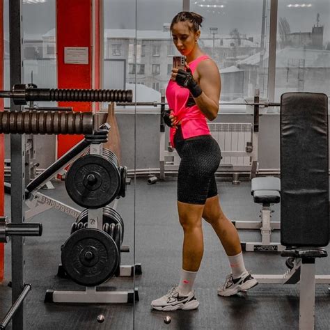 Спортивная девушка