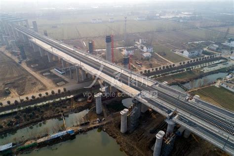 江苏淮安：建设中的宁淮城际高铁 人民图片网