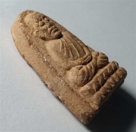 020 หลวงปู่ทวด เนื้อผงว่าน วัดช้างให้ จังหวัดปัตตานี หลังเรียบไม่ทราบปีที่สร้าง Antig450