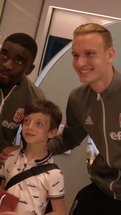 🤝 ЦСКА организира среща на футболисти и деца по повод 1 юни Youtube