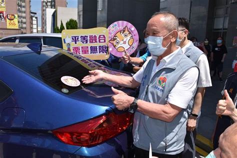 苗栗縣政府推殘障友善貼紙 啟用第38台復康巴士 寶島 中時