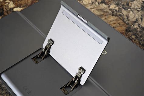 Lenovo Tab Plus Review Go Anywhere Tablet Meets Home Entertainer Stuff