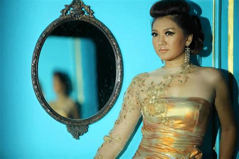 ဖက္ရွင္ပံုရိပ္ Update မ်ားအား တြင္