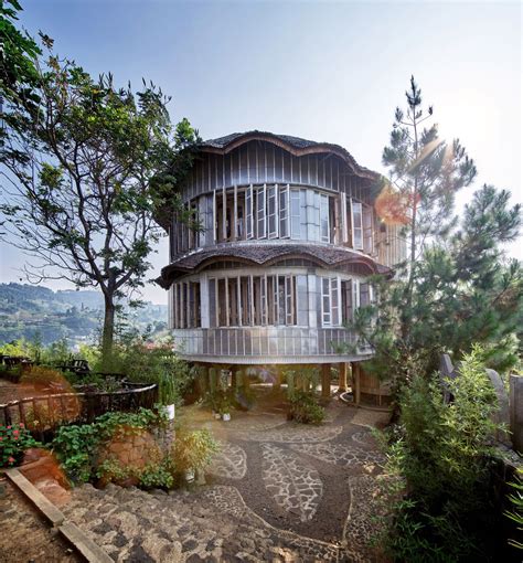 Raw Architecture Celebrates Bamboo At Piyandeling Artisan House