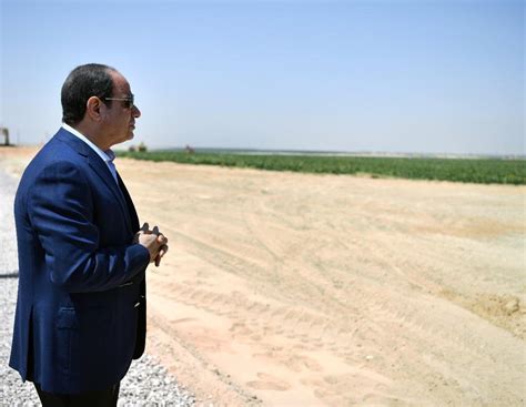 الرئيس السيسي يشهد اصطفاف معدات الدعم والمساعدات الإنسانية للأشقاء في