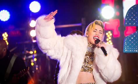 Miley Cyrus Nue Dans Le Magazine V Atlanticofr