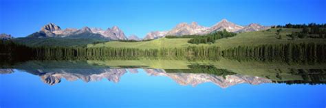 Retro Rippling Reflections With Lake Js CreativeJS