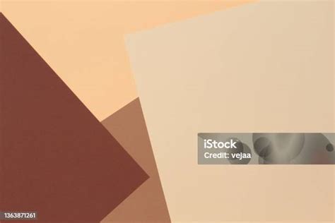 베이지색 밝은 갈색 다크 브라운 톤의 컬러 페이퍼 지오메트리 컴포지션 배너 배경 갈색 배경에 대한 스톡 사진 및 기타 이미지 갈색 배경 추상적인 배경 갈색 Istock