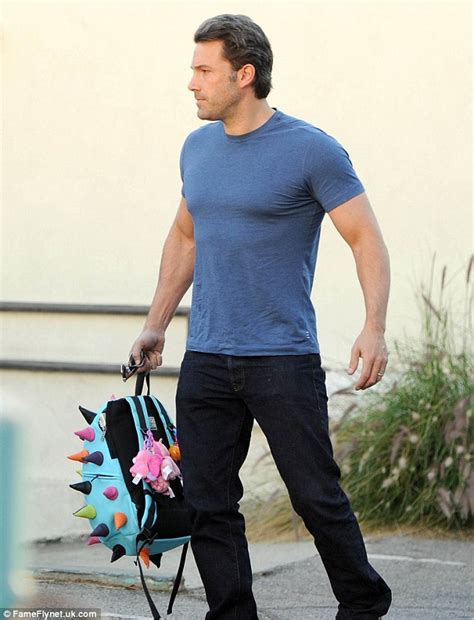 Ben Affleck Shows Off His Muscular Batman Physique Daily Mail Online