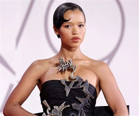 Harry Styles Rumoured New Girlfriend News Photos And Videos On Harry