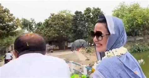 Sex Of Eggs Tmc Leader Mahua Moitras Source Of Energy Viral Video Creates Social Media