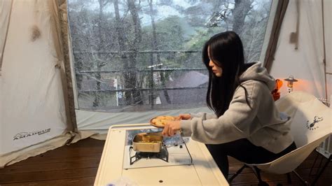 비☔️ 오는 솔숲에서 아이두젠 아마데우스 맥스 스페이스 텐트로 캠핑하기 ㅣ요즘 핫한 콤마나인 테이블ㅣ노브랜드 크림새우 통조림 꽁치김치찌개 Youtube