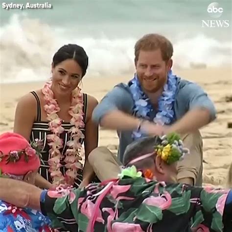 Prince Harry And Meghan Markle Hit Australias Iconic Bondi Beach Where They Donned Floral Leis