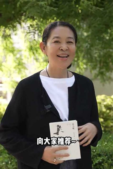倪萍最新消息2023鼻孔外翻被质疑整容 筷逗鱼