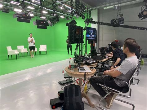 云直播线上虚拟演播厅绿慕虚拟线上发布会直播影视其他影视kenpluto原创作品 站酷zcool