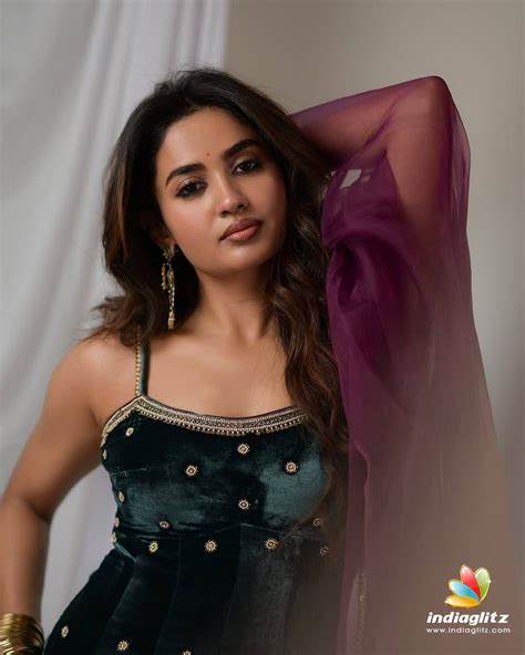 Teju Ashwini Photos Kannada Actress Photos Images Gallery Stills And Clips IndiaGlitz