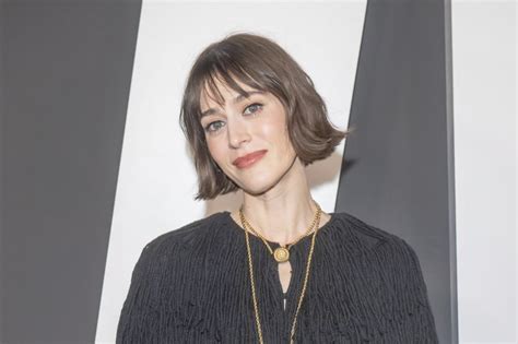 Lizzy Caplan At Netflix S Zero Day World Premiere CelebMafia