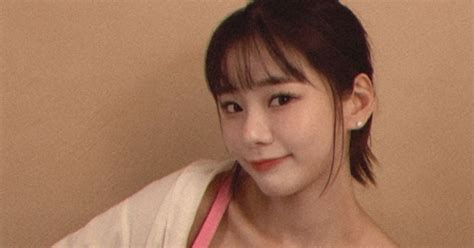 맹승지 가슴 파인 민소매 입고 드러낸 글래머 몸매