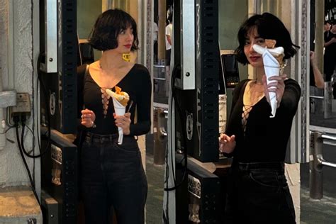 나나 깊게 파인 가슴 사이 채운 끈…큐티한 단발에 과감 노출룩 픽콘