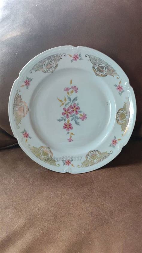 Порцеланово плато Съдове Сервизи Прибори Варна Порцеланово плато с диаметър 25 см В