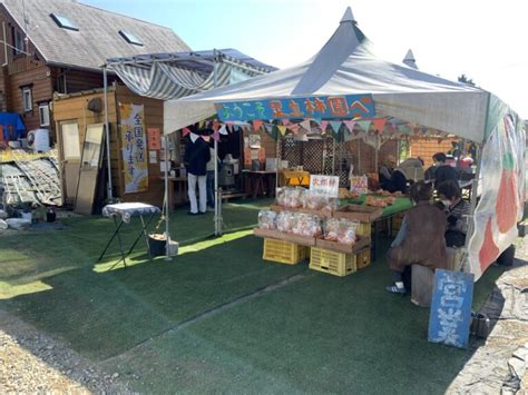 直売所の様子足立柿園の日々陽だまりの里 足立柿園
