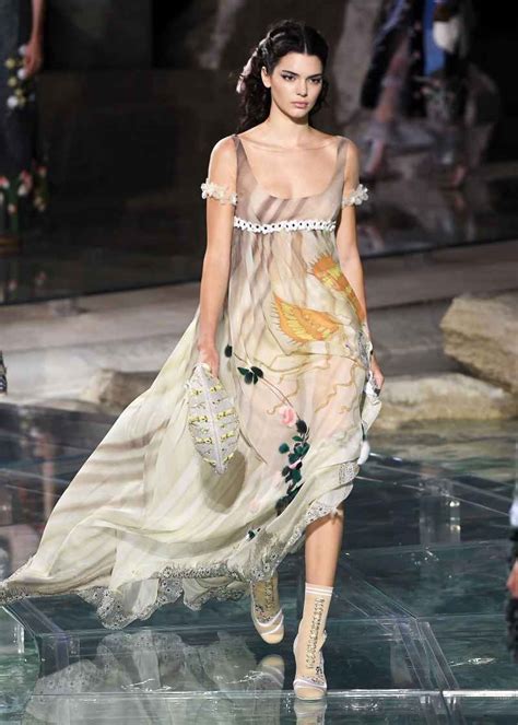 Kendall Jenners Runway Modeling Looks Pictures