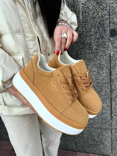 Кроссовки — ціна 1810 грн у каталозі Кросівки Купити жіночі речі за доступною ціною на Шафі